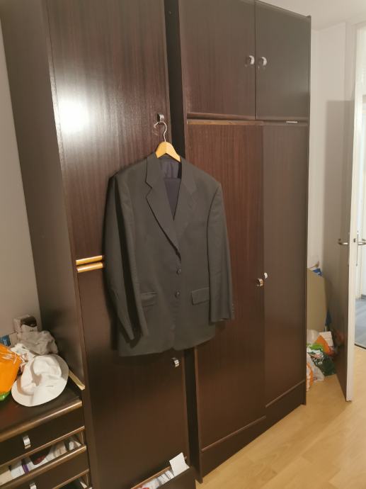 Poklanjam ormare samo treba doći po njih