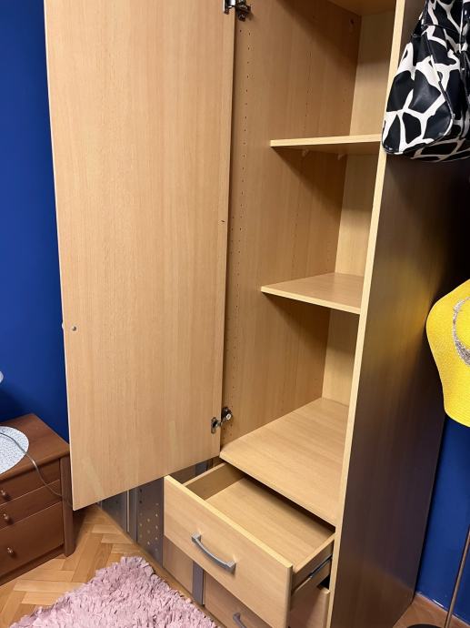 Poklanjam Sobni ormar