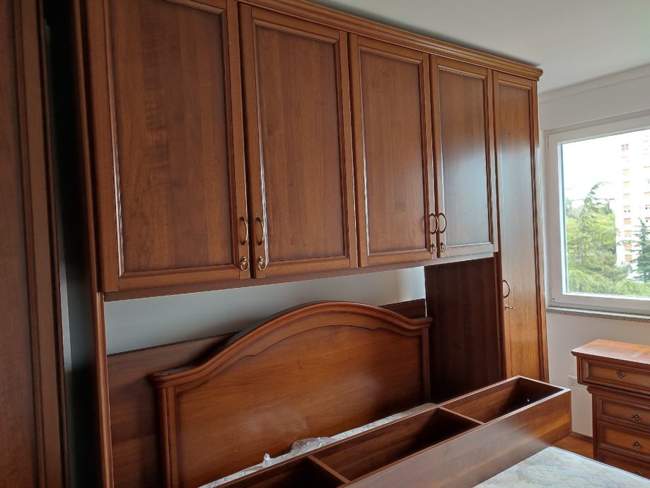 Poklanjam spavaću sobu