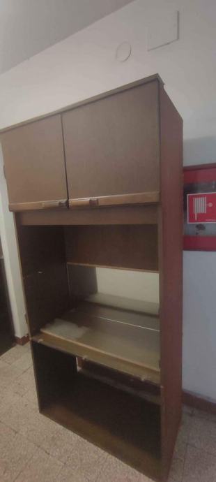 Poklanjam tri ormara/regala