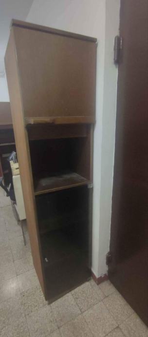 Poklanjam tri ormara/regala