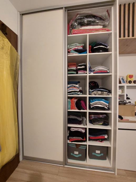 Poklanjam ugradbeni ormar! Hitno!