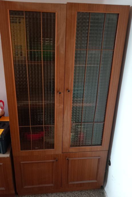 Povoljno komada i donji ormar