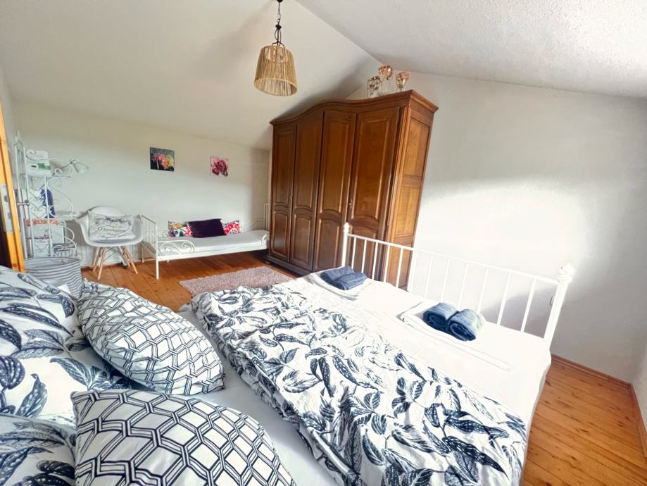 Prekrasan stari ormar