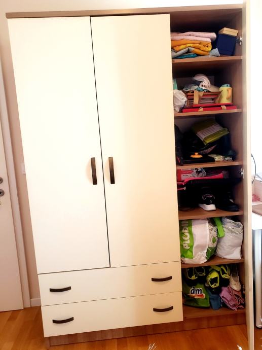 Prima ormar 135x52x203 - €85