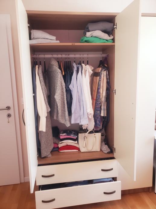 Prima ormar 135x52x203 - €85