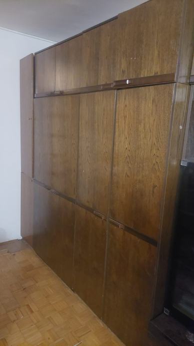 Prodajem drveni ormar