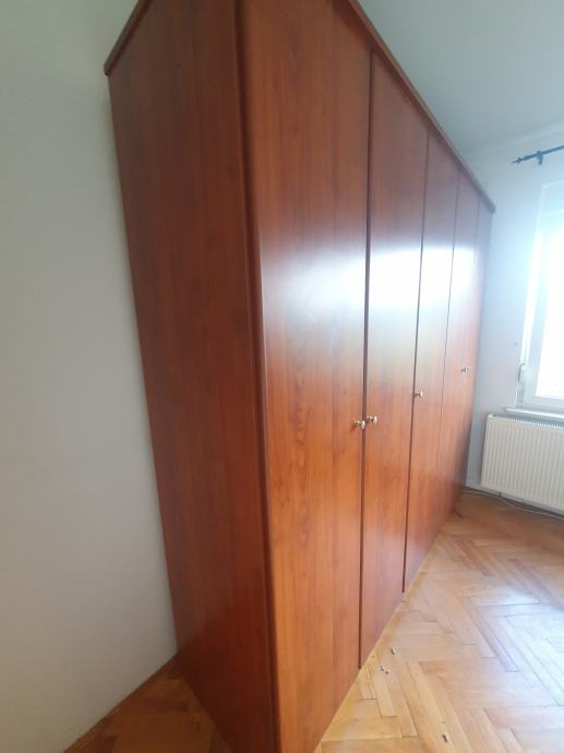Prodajem klasicni veliki ormar