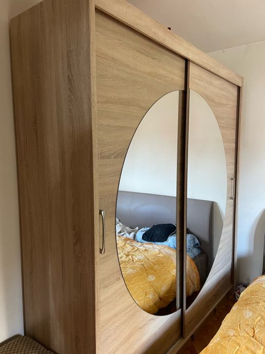 Hitno prodajem ormar