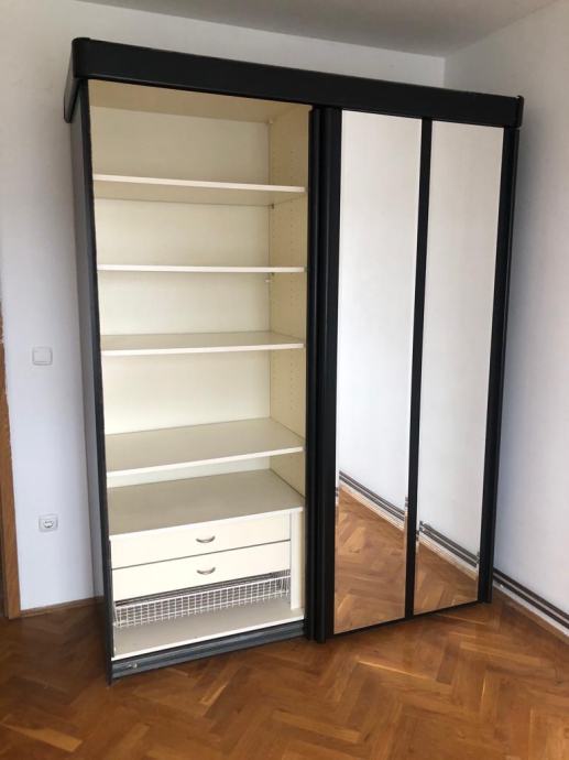 Stakleni ormar za spavaću ili dnevnu sobu