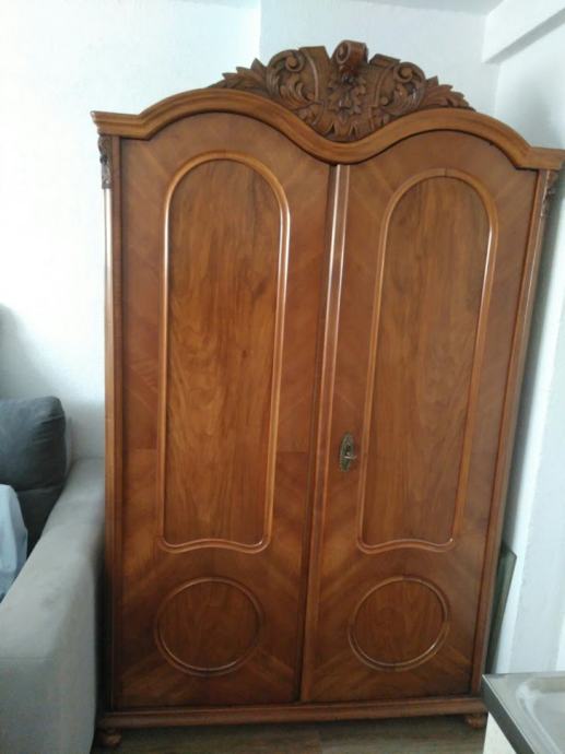 Stari ormar restauriran