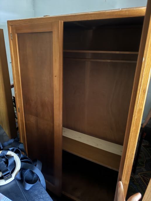 Starinski drveni ormar (2 komada)