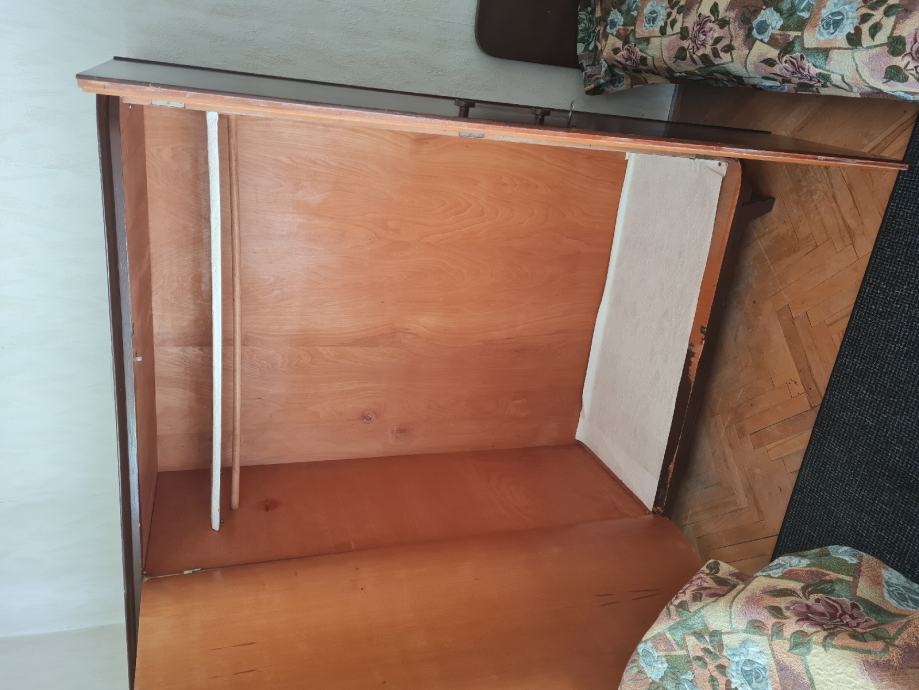 Starinski ormar-VRLO POVOLJNO!!!