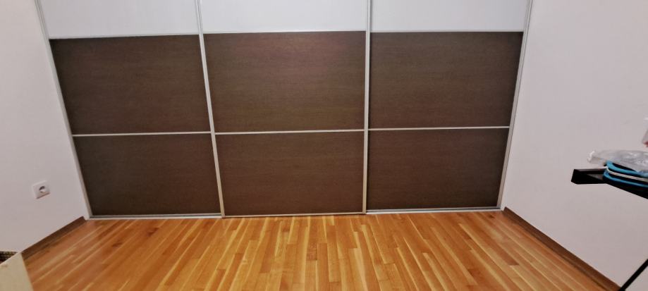 HITNO! Superočuvani klizni ormar 308cm š x 251.5cm v, 3 klizna vrata