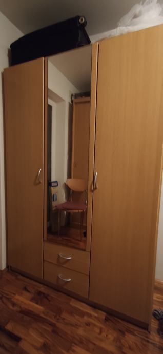 Trokrilni ormar za spavaću sobu
