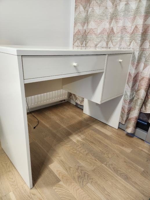 Ikea Syvde toaletni stolić