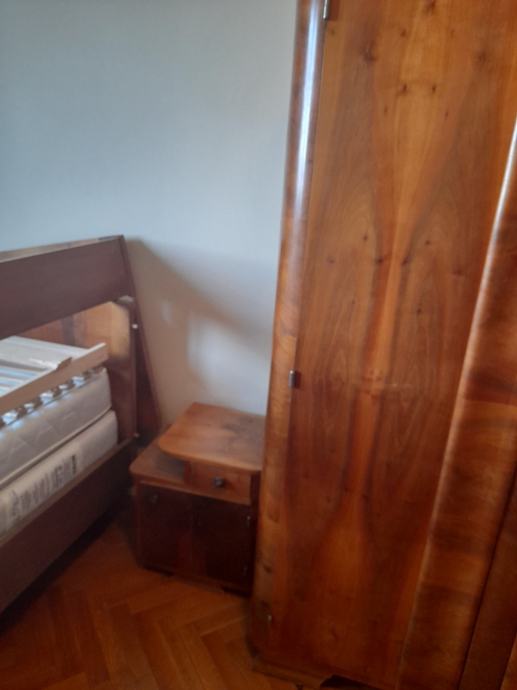 Poklanjam spavću sobu