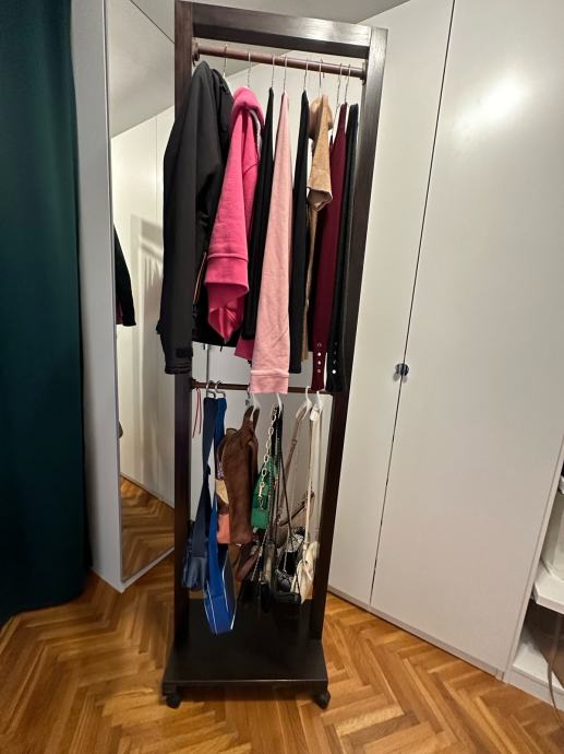 Stalak za odjeću, robu i torbe (otvoreni ormar)