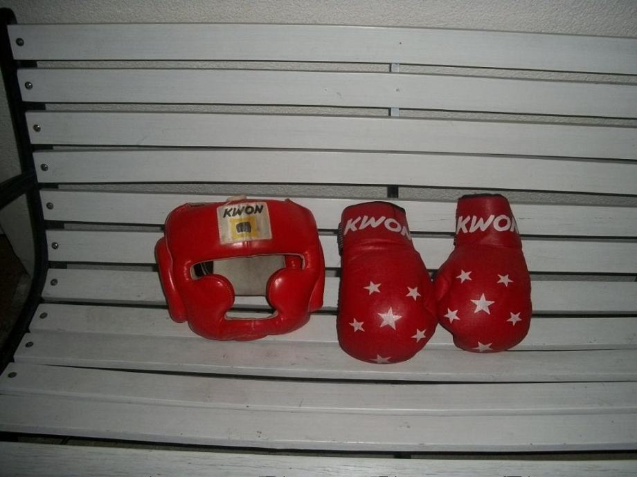 Kaciga i rukavice za kickbox Kwon