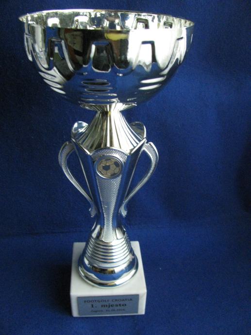 Sportski pehar 1. mjesto. 31.08.2014. Metal-37 cm. SAND-2