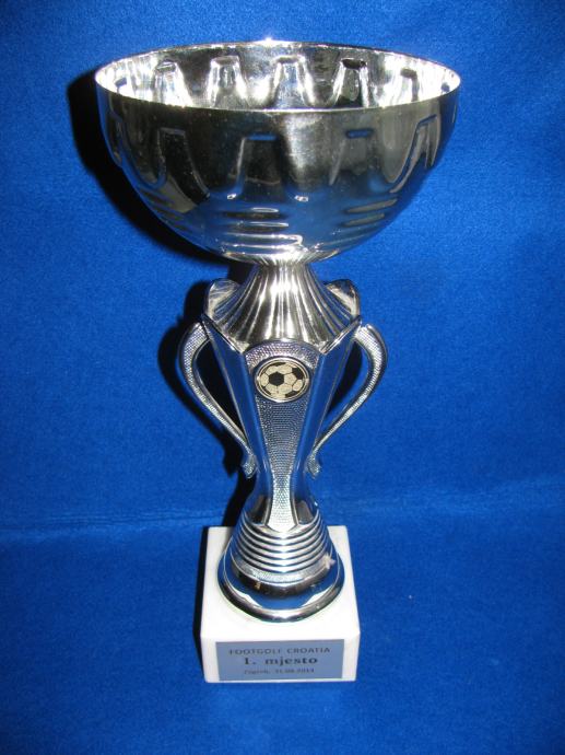 Sportski pehar 1. mjesto. 31.08.2014. Metal-37 cm. SAND-2