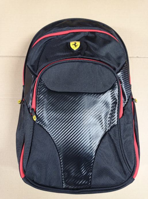 Ferrari ruksak