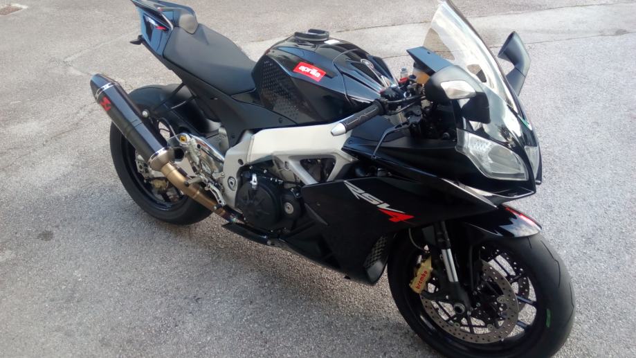 Aprilia RSV4R 999 cm3, 2010 god.