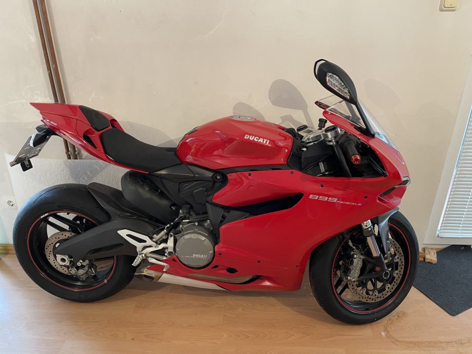 Ducati 899 898 cm3, 2015 god.