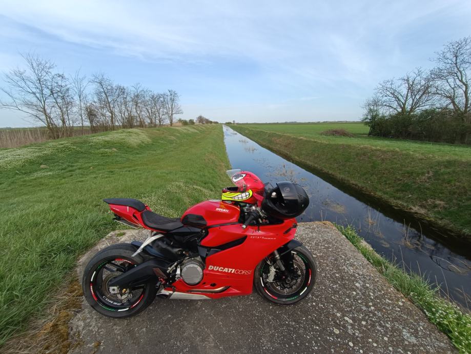 Ducati 899 899 cm3, 2014 god.