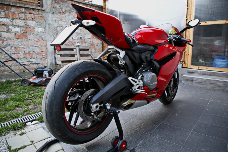 Ducati 899 Panigale 898 cm3, 2015 god.