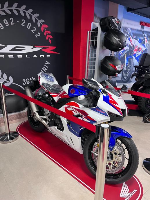 Honda CBR 1000 RRR SP LIMITED EDICION, 2023 god.