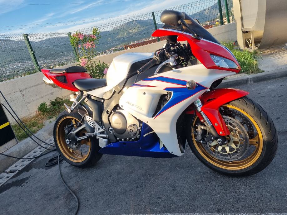 Honda CBR 1000RR sc57, 2006 god.