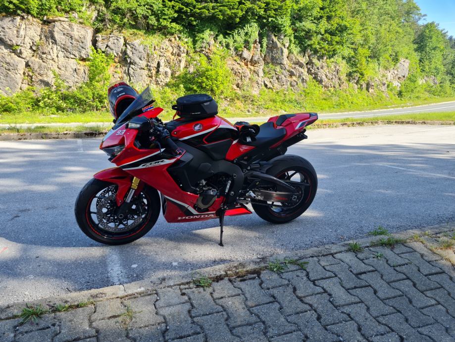 Honda cbr 1000rr Sc77 1.Vlasnik 998 cm3, 2018 god.