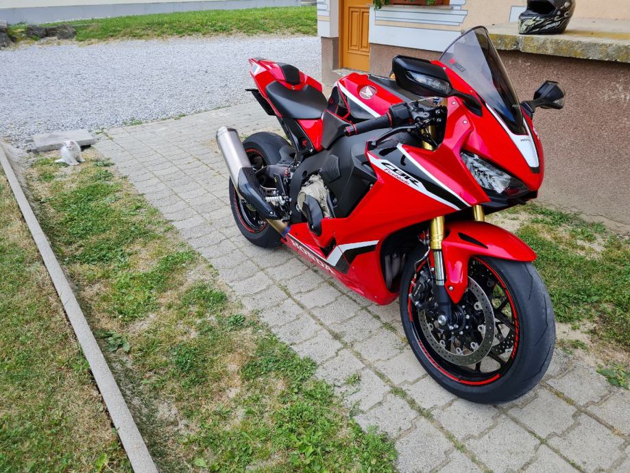 Honda cbr 1000rr Sc77 1.Vlasnik 998 cm3, 2018 god.