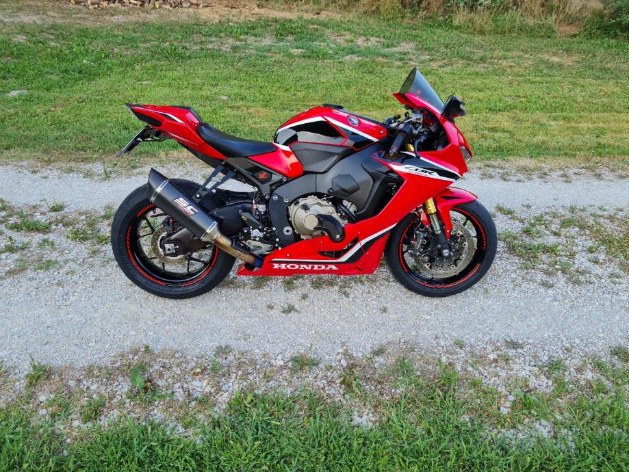 Honda cbr 1000rr Sc77 1.Vlasnik 998 cm3, 2018 god.