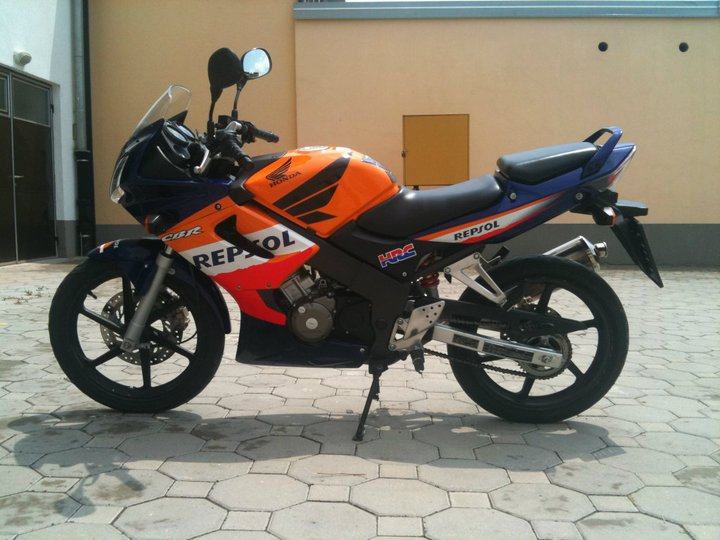 Honda CBR 125 REPSOL 125 cm3, 2005 god.