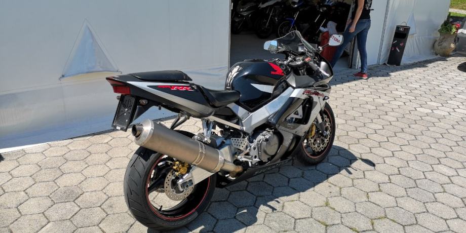 Honda CBR 929 RR 929 cm3, 2000 god.