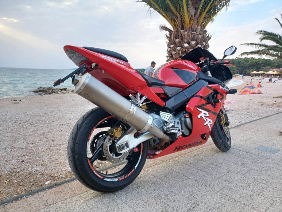 Honda CBR 954 RR, 2002 god.