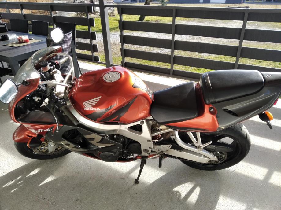 Honda CBR900RR Fireblade, 1998 god.