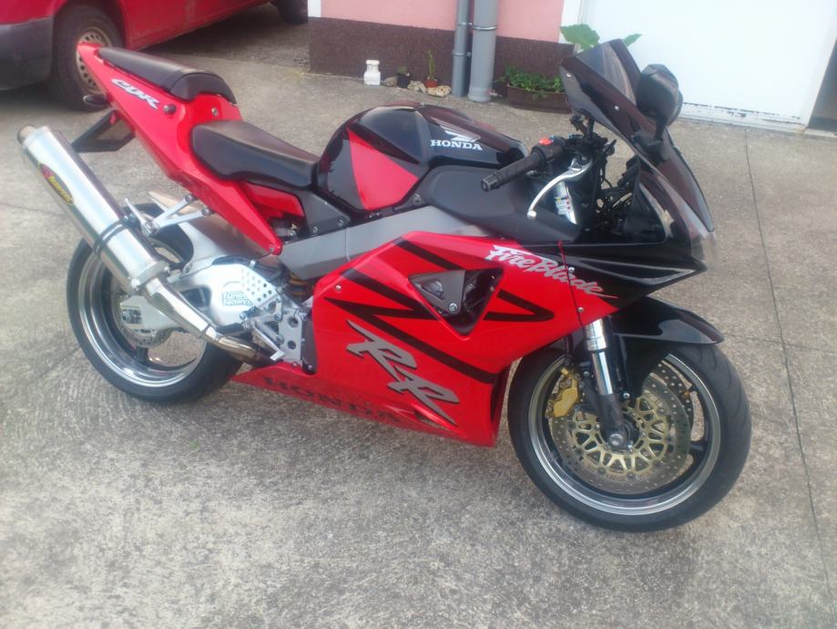 Honda CBR954RR Fireblade 954 cm3 NIJE FIKSNO, 2003 god.