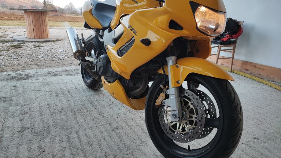 Honda VTR 1000 cm3, 1997 god.