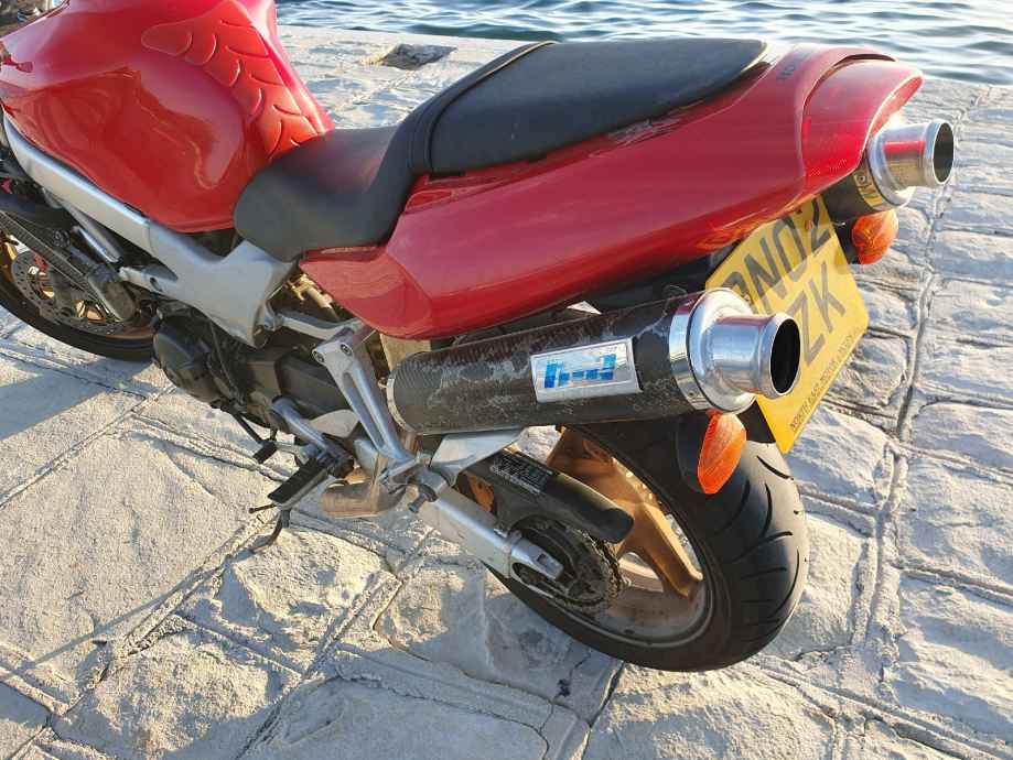 Honda VTR 1000 F Firestorm 1000 cm3, 2002 god.