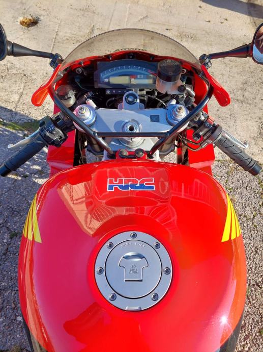 Honda VTR 1000 SP1 999 cm3, 2000 god.