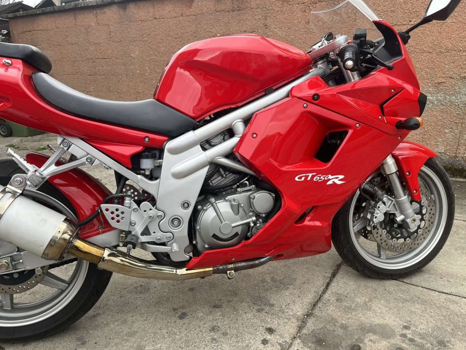 Hyosung GT 650R 650 cm3, 2005 god.