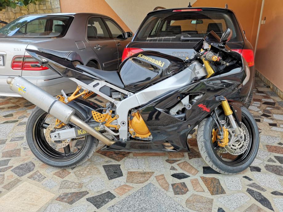 Kawasaki ninja 636 cm3, 2003 god.