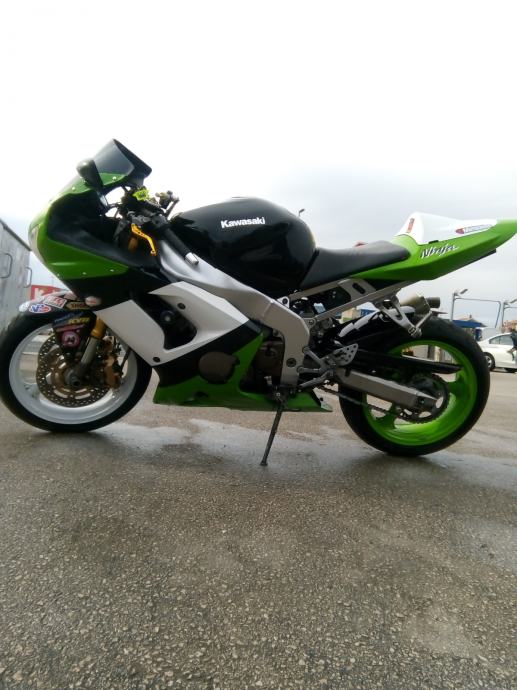 Kawasaki Ninja 636 cm3, 2003 god.