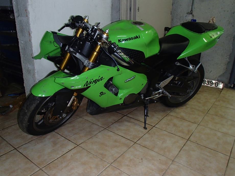 Kawasaki Ninja 636 cm3, 2006 god.