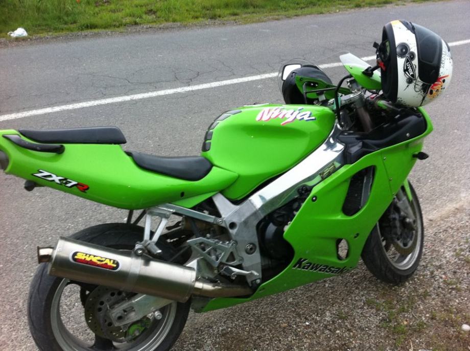 Kawasaki ninja 750 cm3 PRODAJA ILI ZAMJENA HITNO, 1998 god.