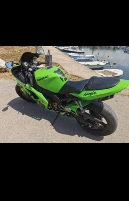 Kawasaki Ninja zr6r 599 cm3, 2003 god.