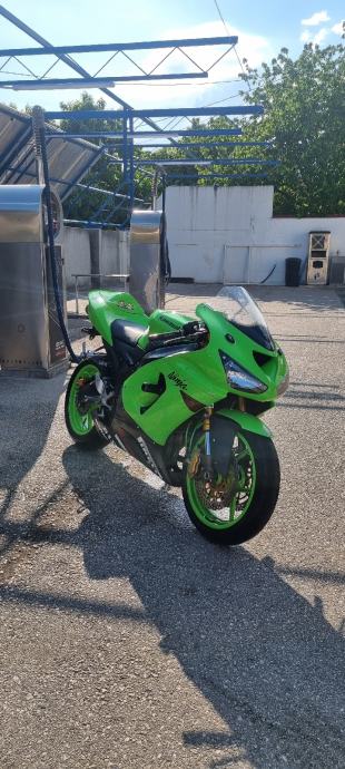 Kawasaki Ninja ZX-6R 636c 636 cm3, 2005 god.